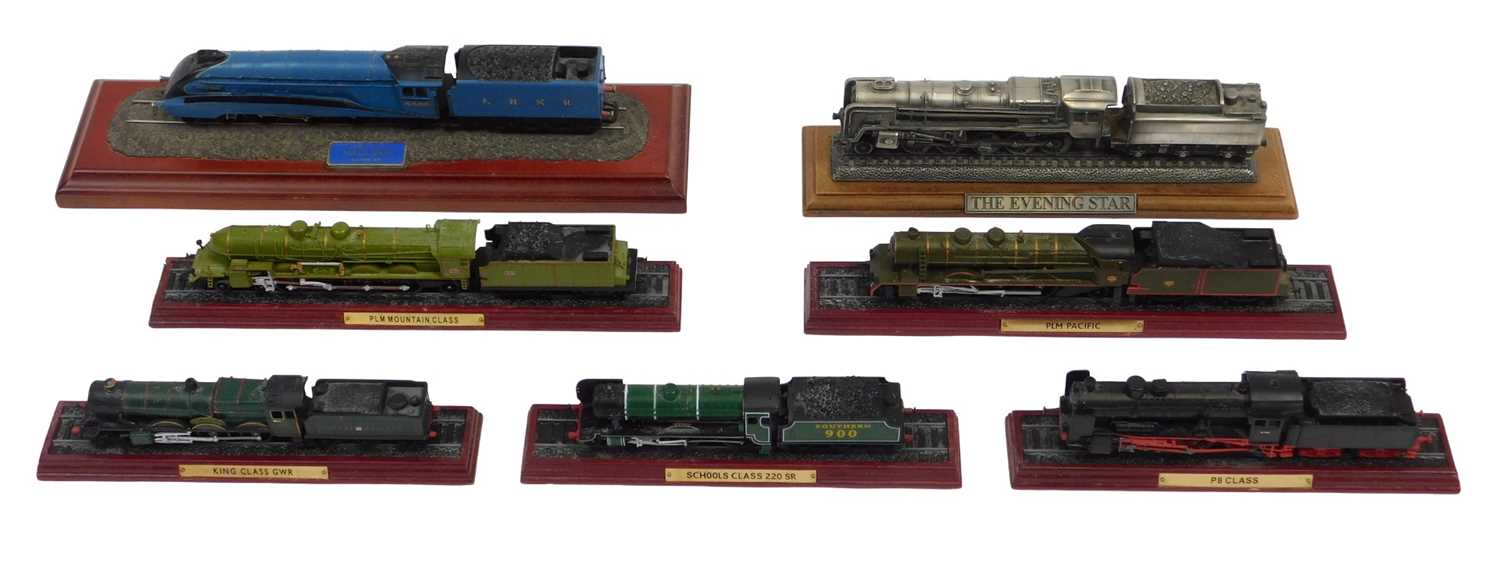 Lot 755 - Static models of locomotives, including a
